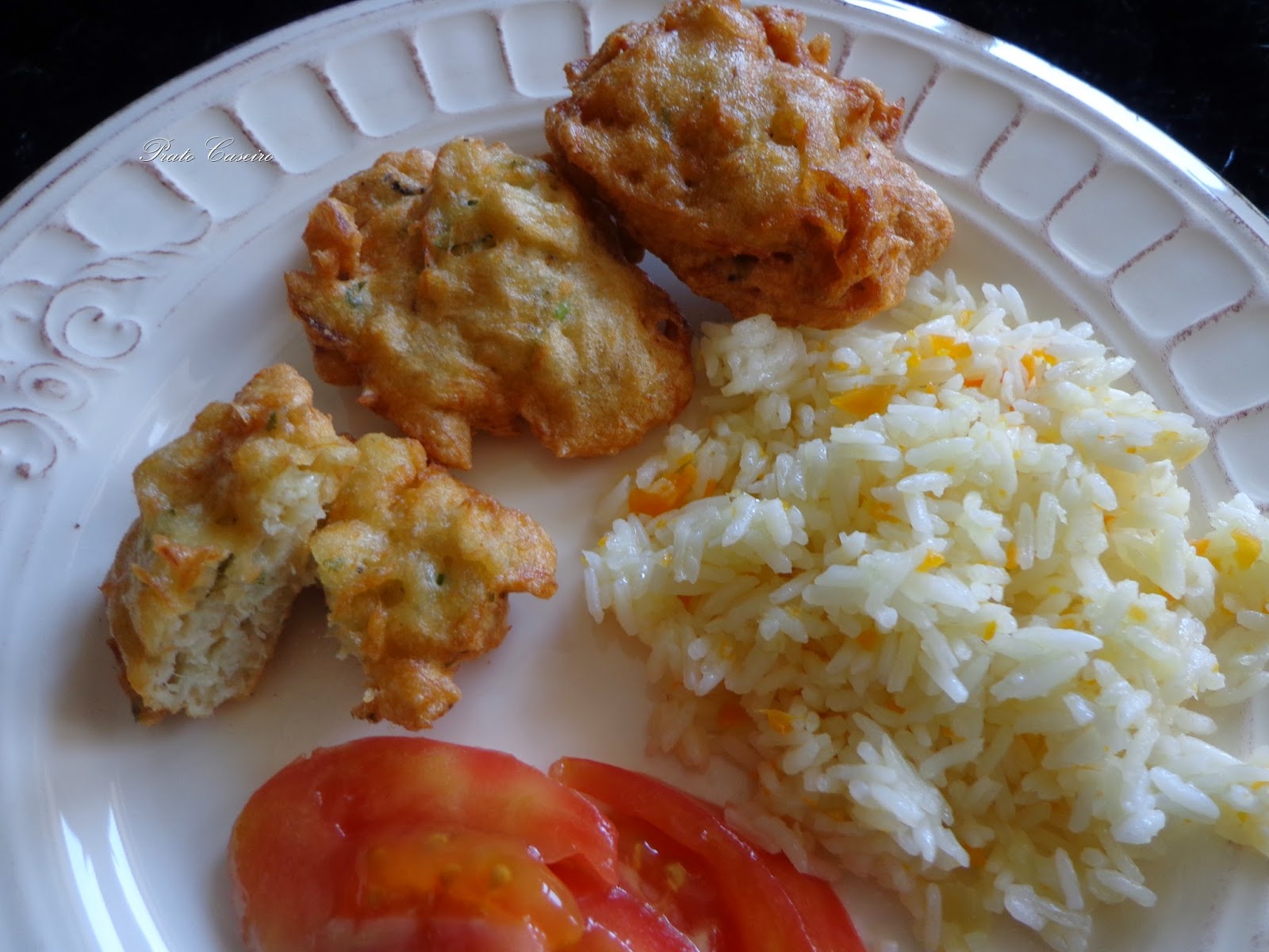 Prato Caseiro: Pataniscas de bacalhau com arroz de cenoura