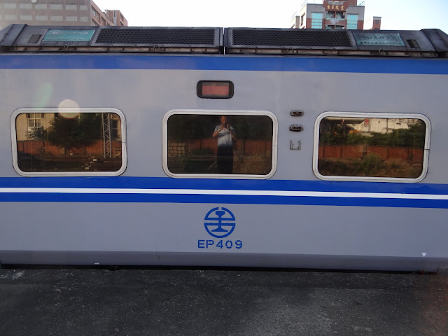 Blair's 鐵道攝影: EMU400型電聯車 / TRA EMU400 Type Electric Multiple Unit