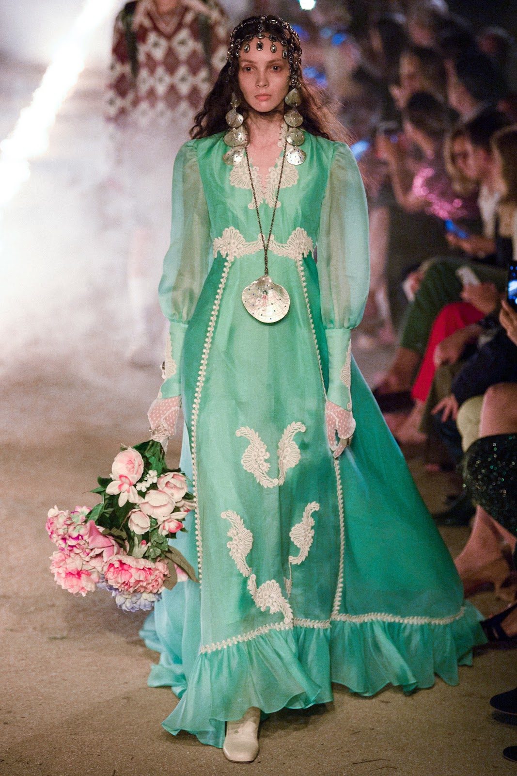 Gucci Resort 2019 Runway Details & backstage | Cool Chic Style Fashion