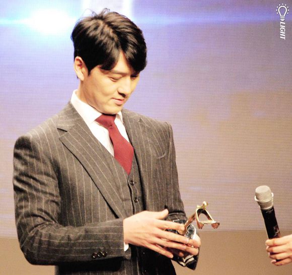 獅子山下的維多利亞港 -: Lee Pil Mo wins Korea Culture & Enterainment Awards the ...