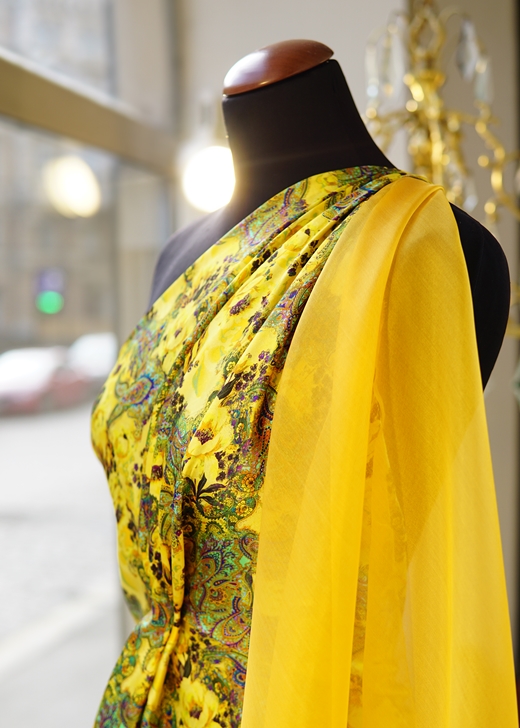 VILLISILKKI: Upeat hohtavan keltaiset silkit