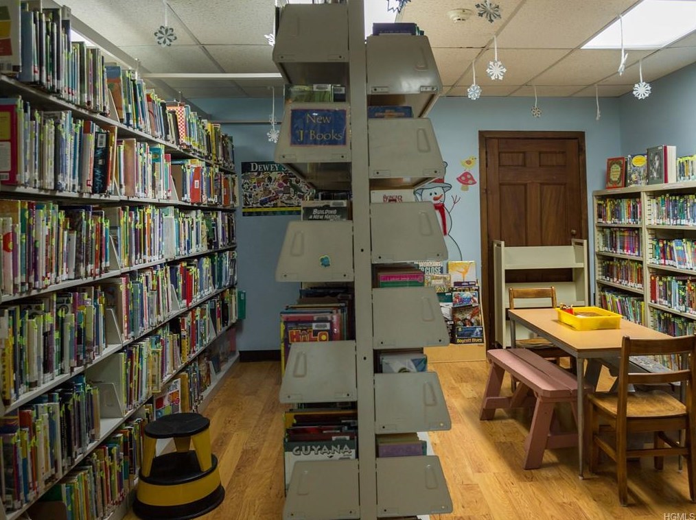 Sweet House Dreams: Conversion Alert: 1918 Brick Library in Goshen, New ...