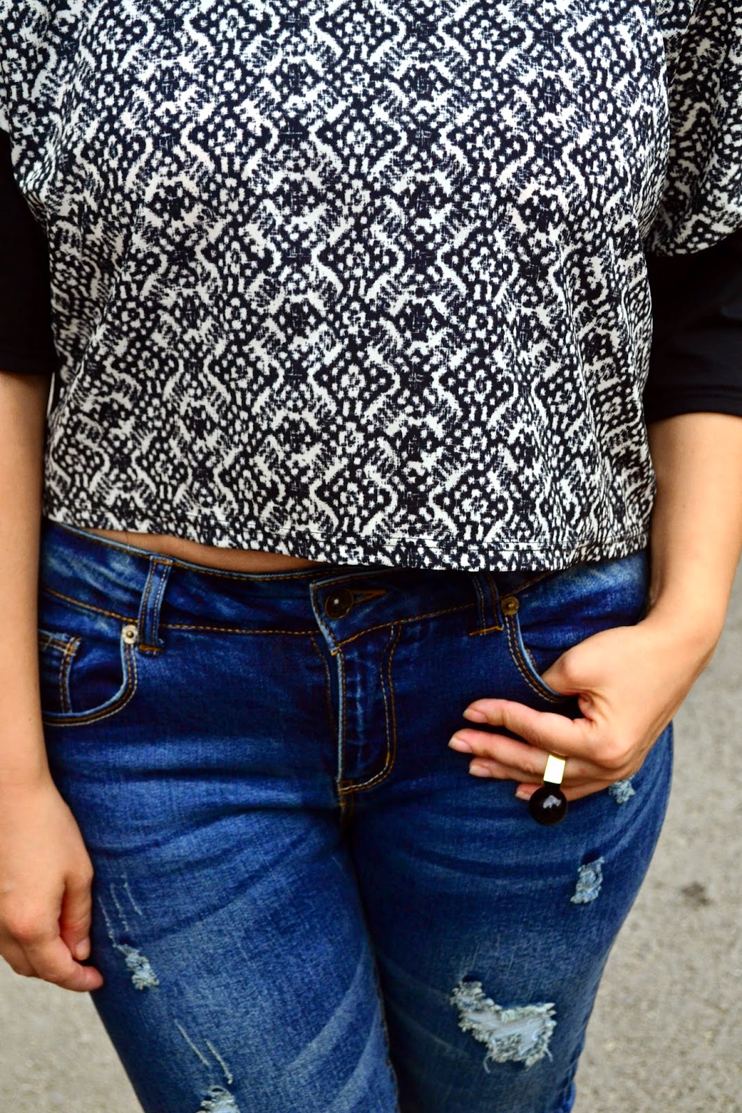 Summer hit: distressed jeans / LA BOHÈME