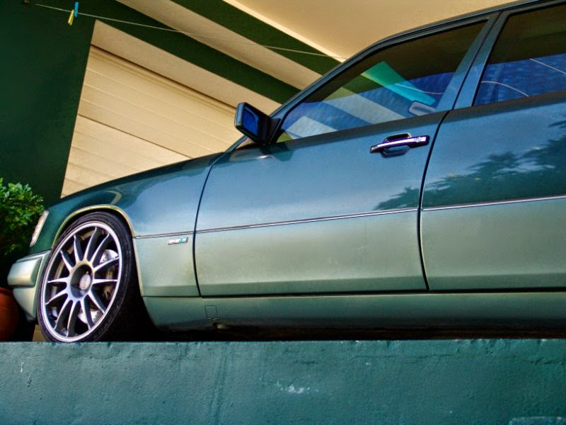 1994 Mercedes-Benz W124 300TD on R18 OZ rims | BENZTUNING