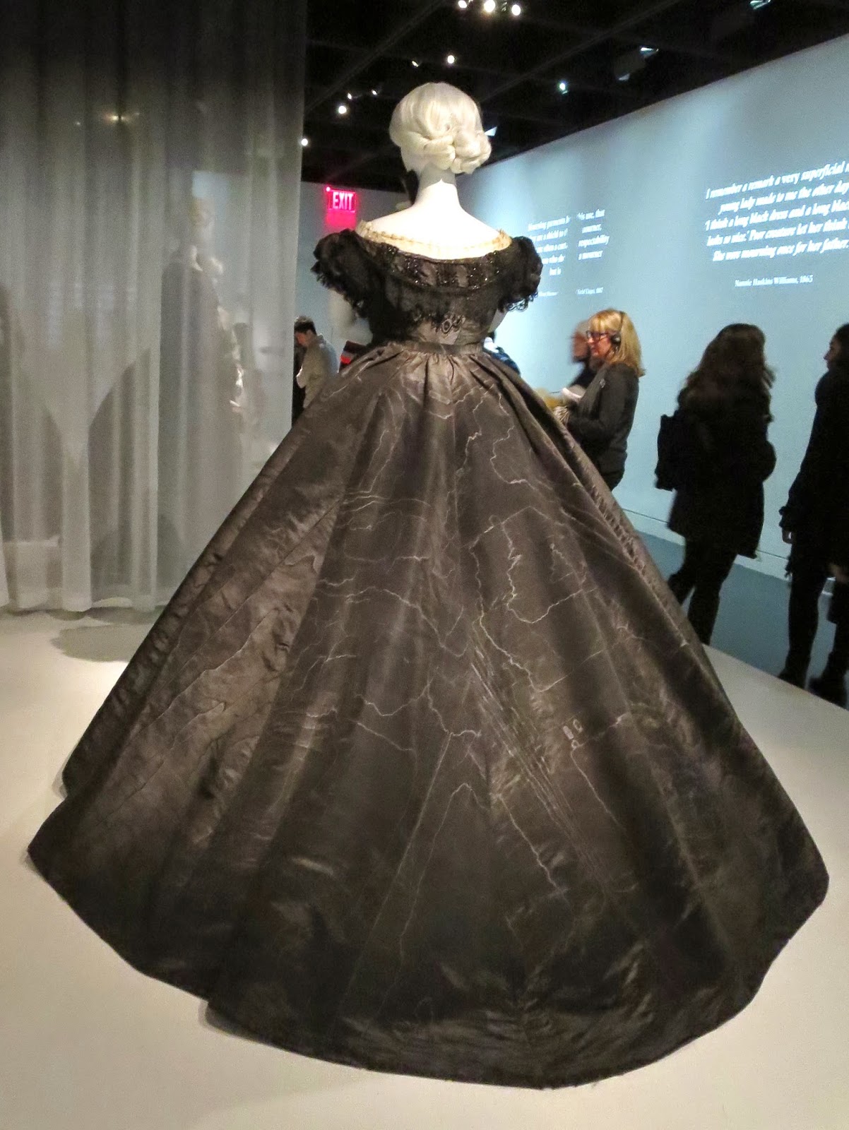 Idiosyncratic Fashionistas: GOOD MOURNING