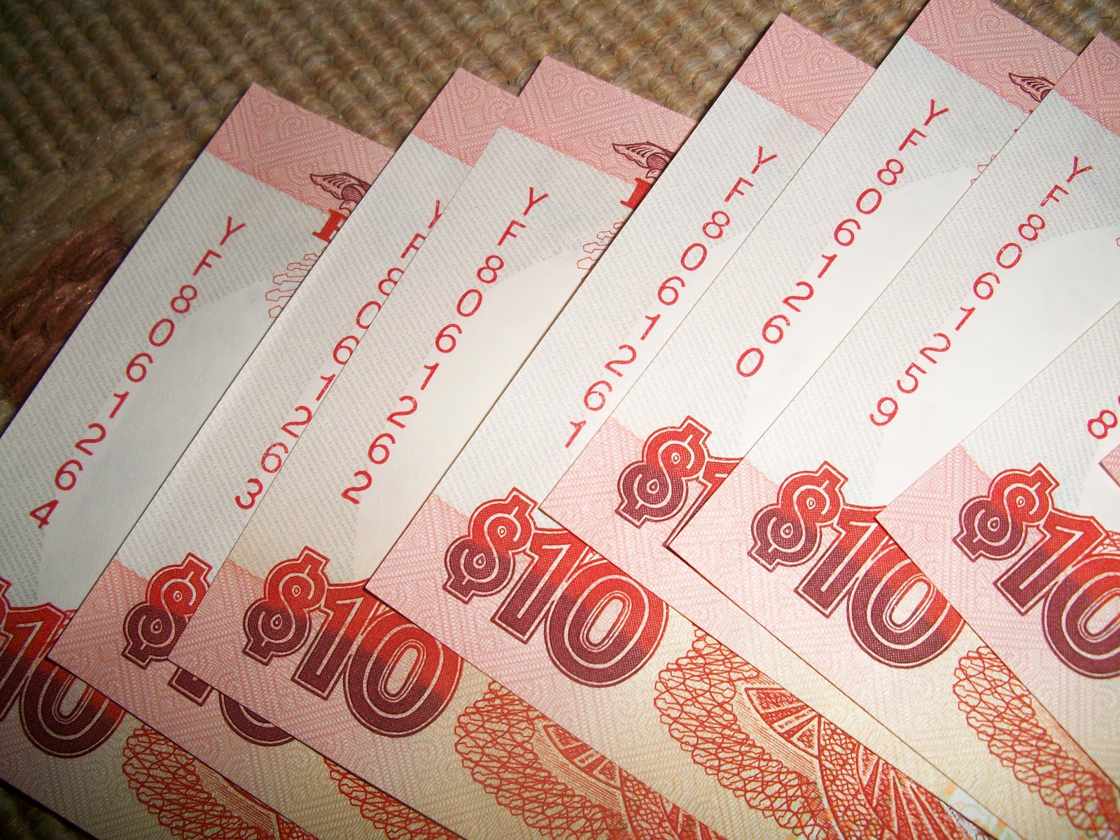 collectible items: Duit Malaysia lama RM10 running number UNC-15pcs