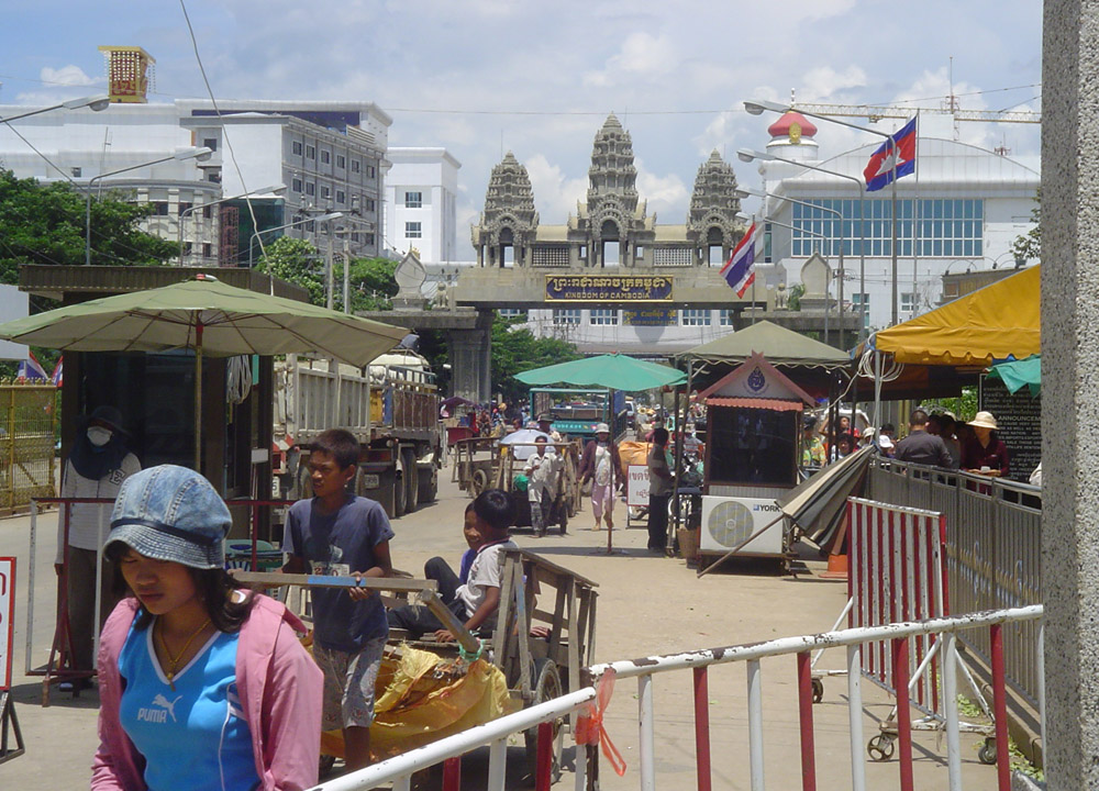 The border crossings between Cambodia and Thailand 2016 | Poipet City ...