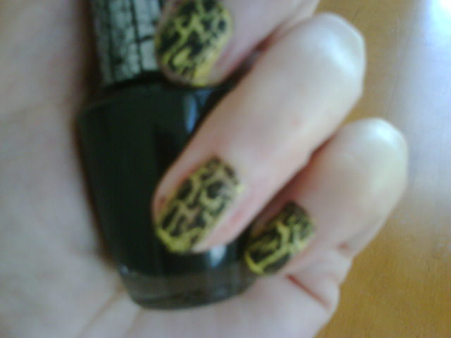 BellevueGrl: "Transformers Bumblebee" Nail Look