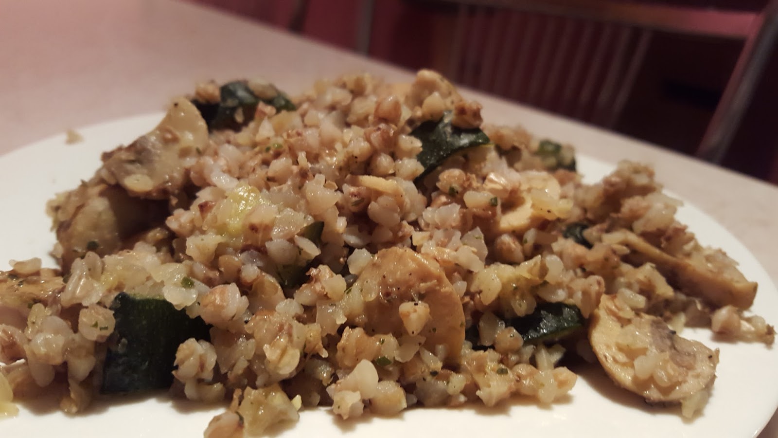 Jurgitos skanumai...: Grikiai su pievagrybiais ir cukinija