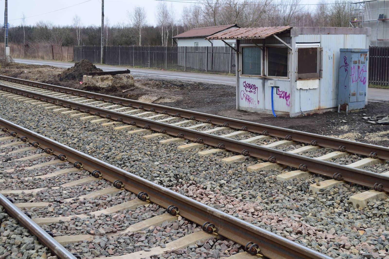 W-wa Jeziorki: New temporary(?) level crossing almost complete
