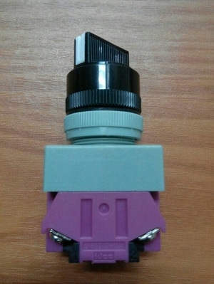 Selector Switch 3 Posisi On-Off-On - Jual Beli Listrik