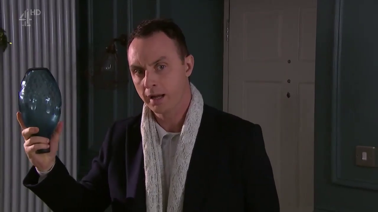 Hollyoaks off the Charts: Parry Glasspool Shirtless/Jarry Scene