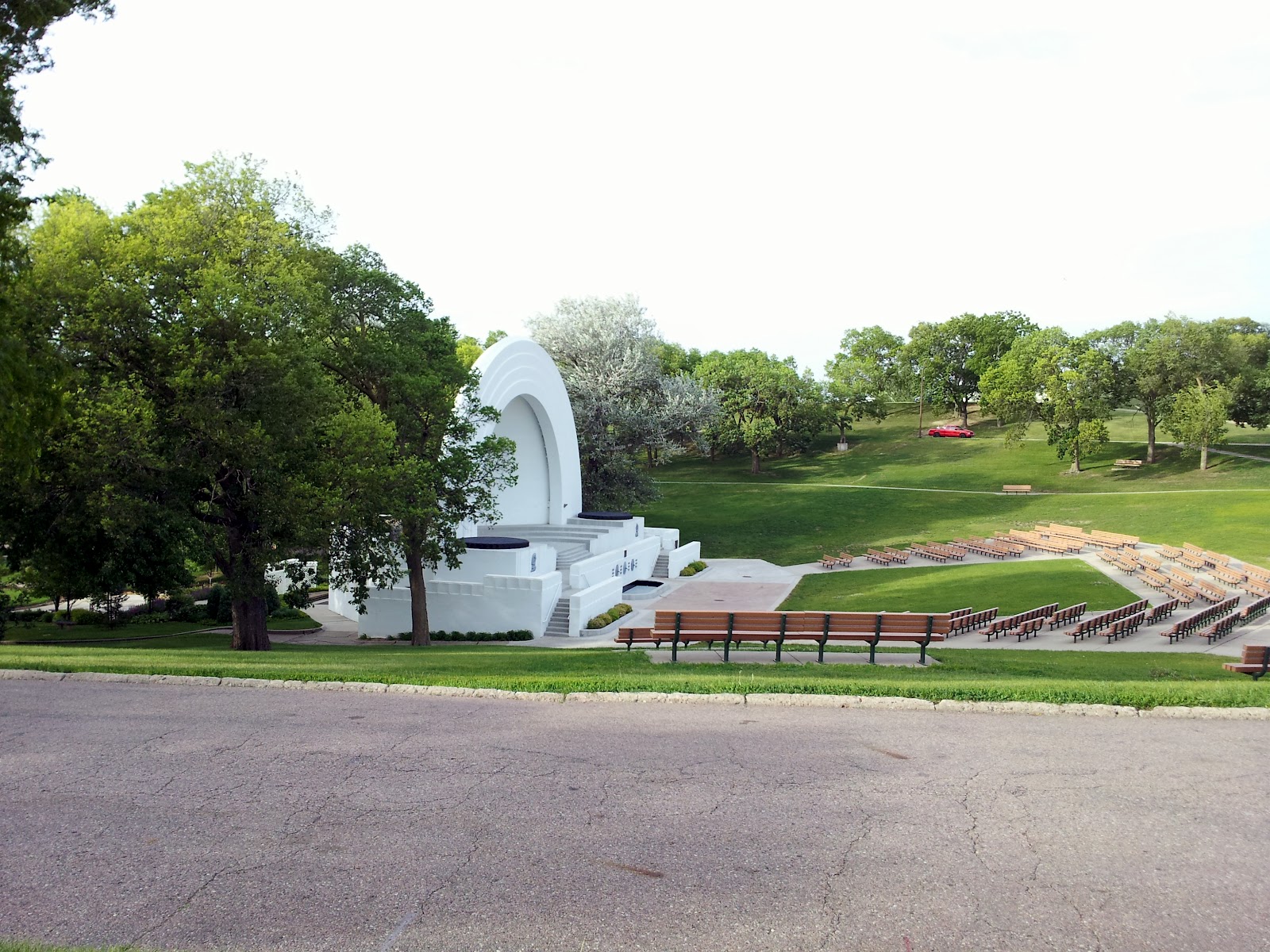 History and Culture by Bicycle: Grand Views from Grandview Park