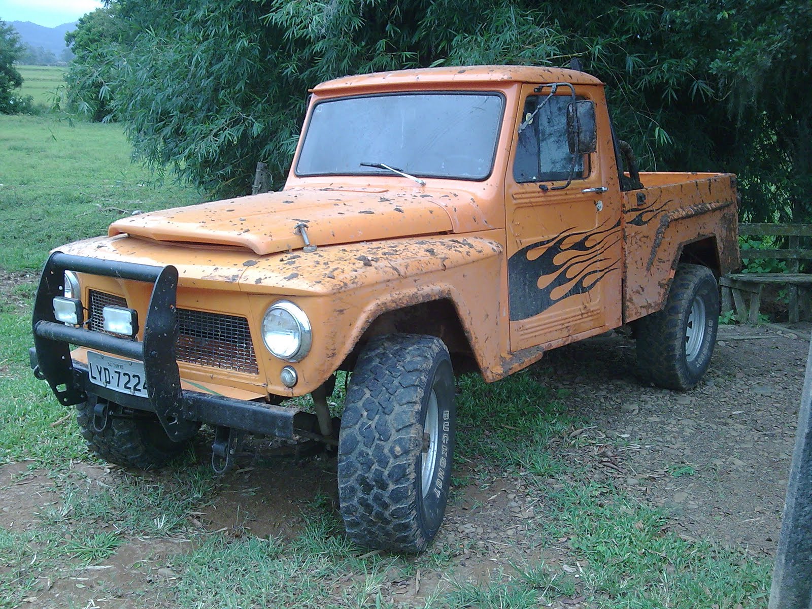 Jeeps e Carros Antigos: Pick-up Rural F-75