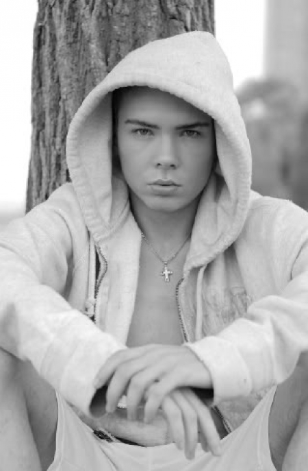 Luka Magnotta : Sexy Young Male Model