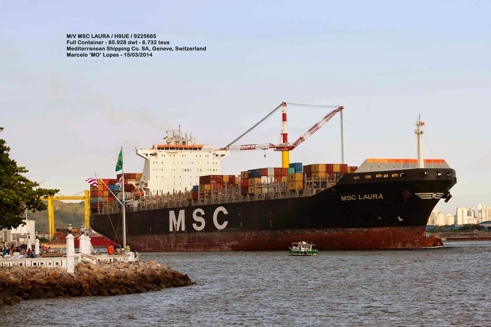 Santos Shiplovers: M/V MSC Laura / H9UE - 6.732 teus x 300,00 m ...