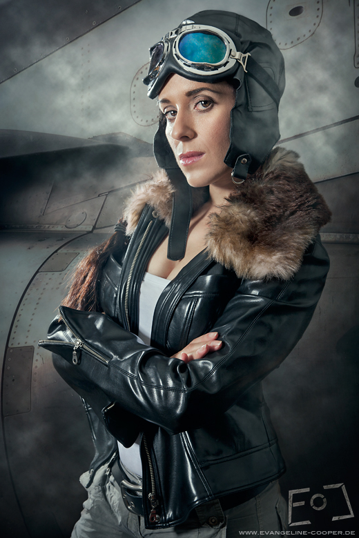 Leather Beauties: Aviatrix Post 1