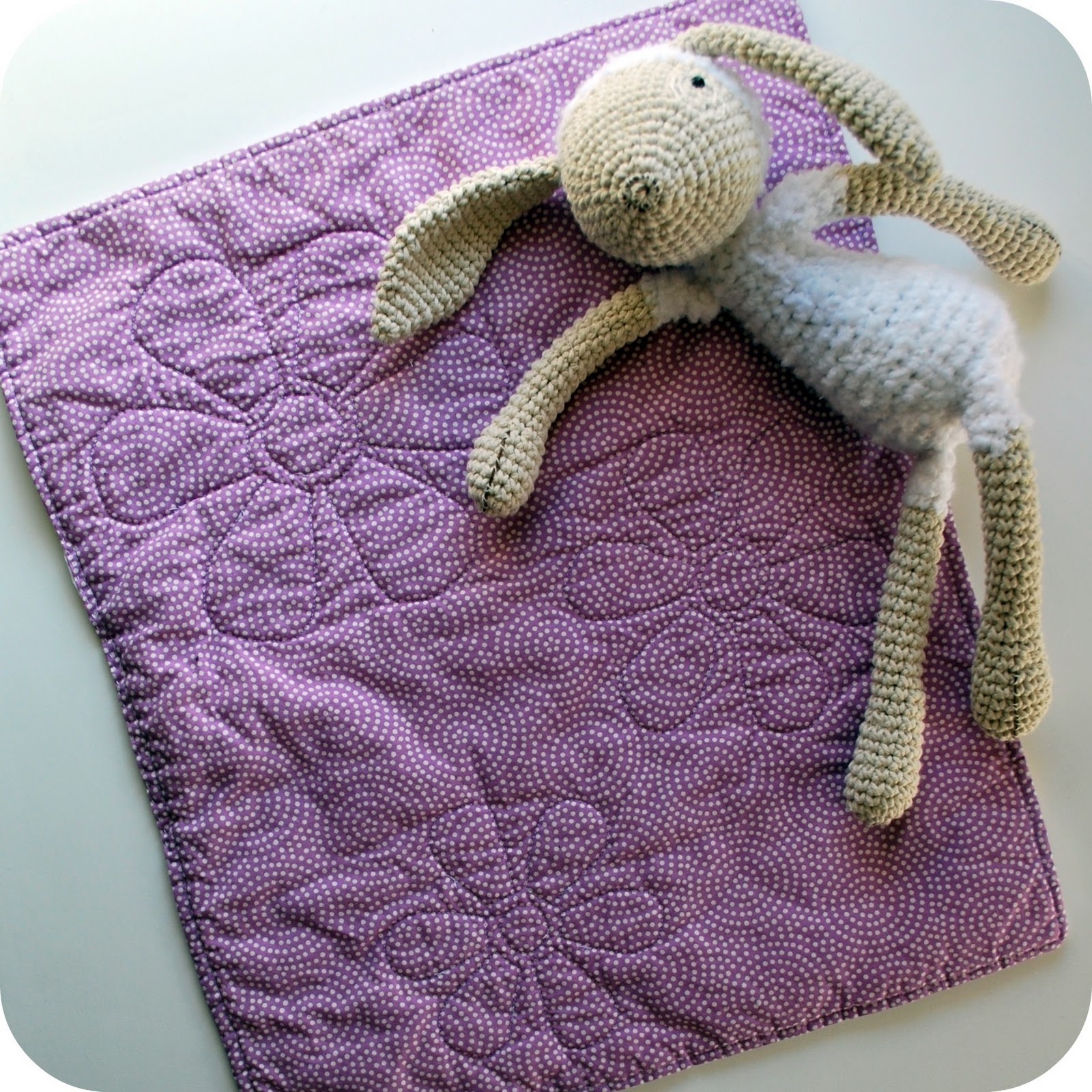 Chez Beeper Bebe: Lazy Daisy Dolly Quilt