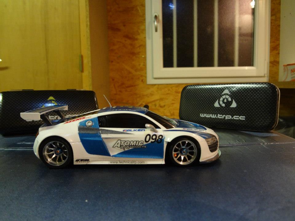 KYOSHOSAN: Mini-Z Audi R8 LMS Custom Painted