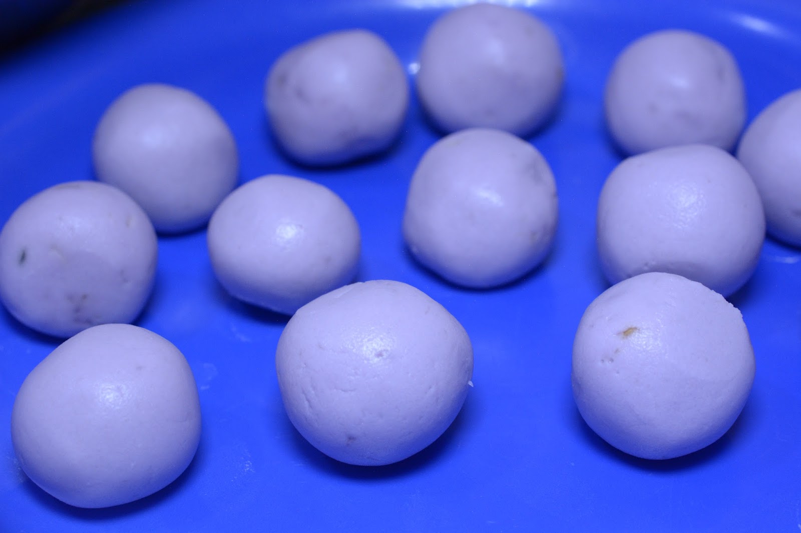 Purple Sweet Potato Tang Yuan... 圓 圓 滿 滿 - Paula Cooking Fingers