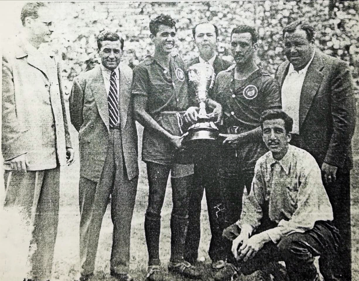 Soy Escualo: Entrega del trofeo de Copa 1947-48