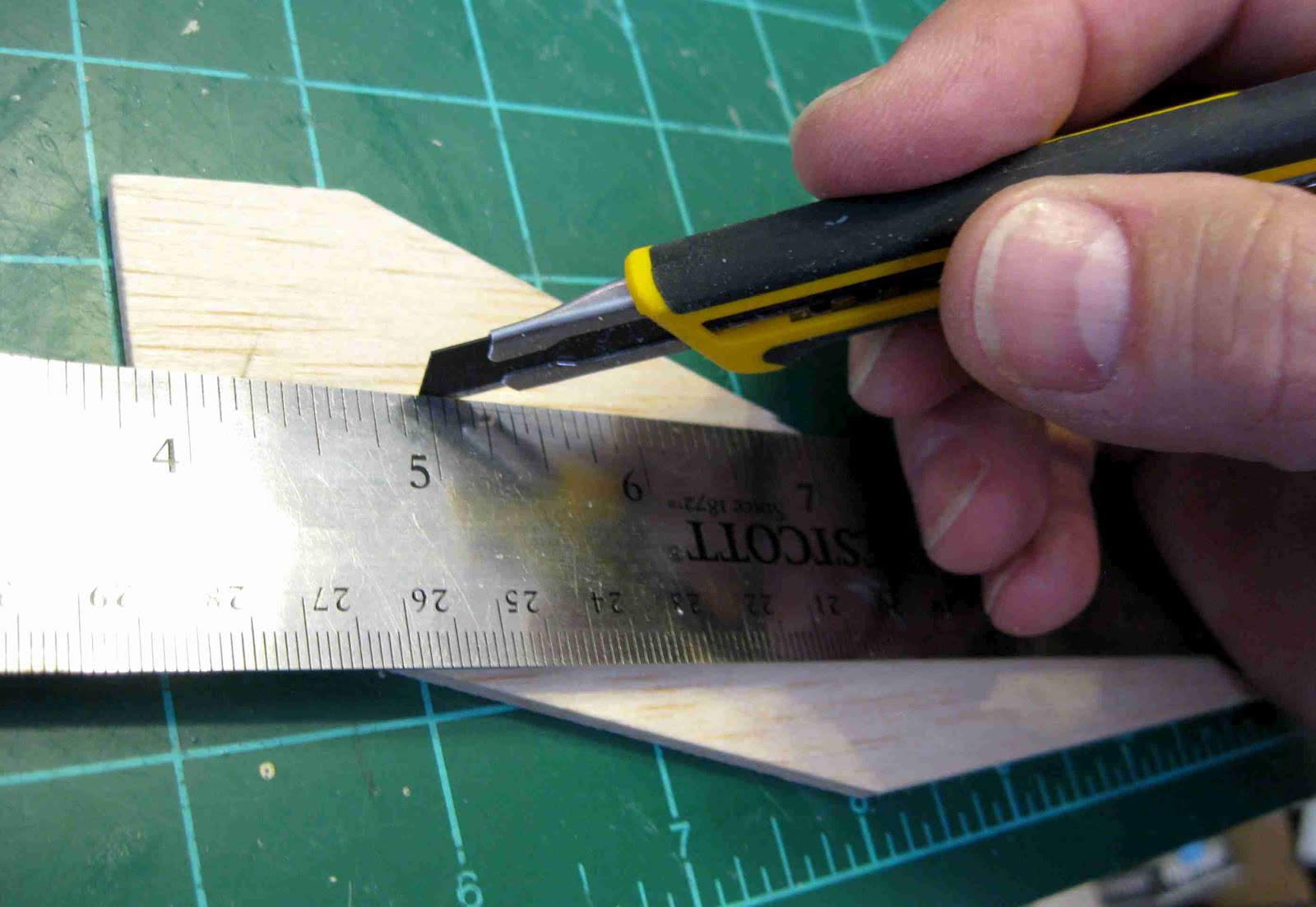 Model Rocket Building: Cutting Fins TIP