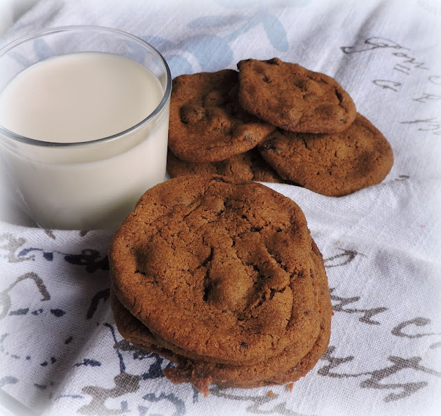 Spiced Rum & Raisin Cookies | The English Kitchen