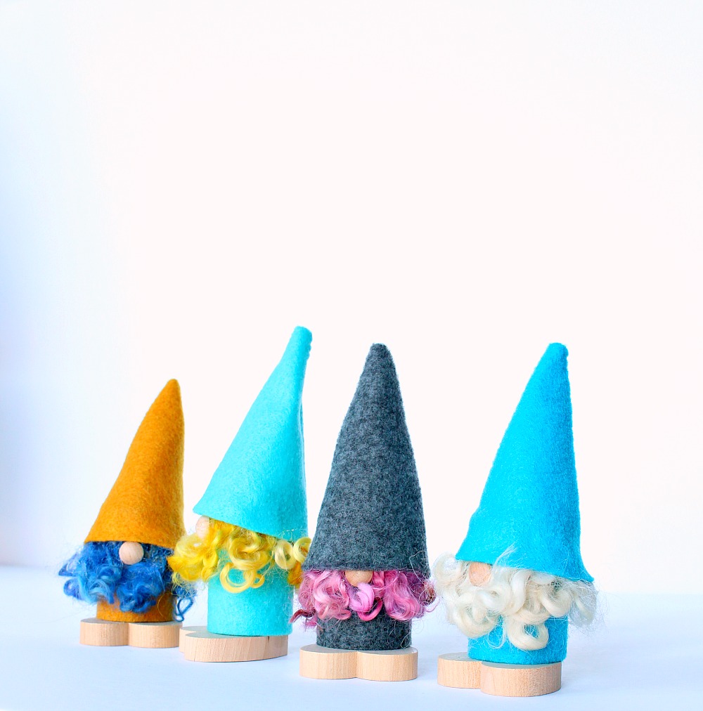 DIY Felt Tomte (Scandinavian Felt Gnomes) | Dans le Lakehouse
