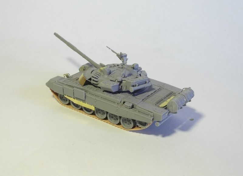 Gulumik Military Models: T-72 B2 Rogatka 1/72