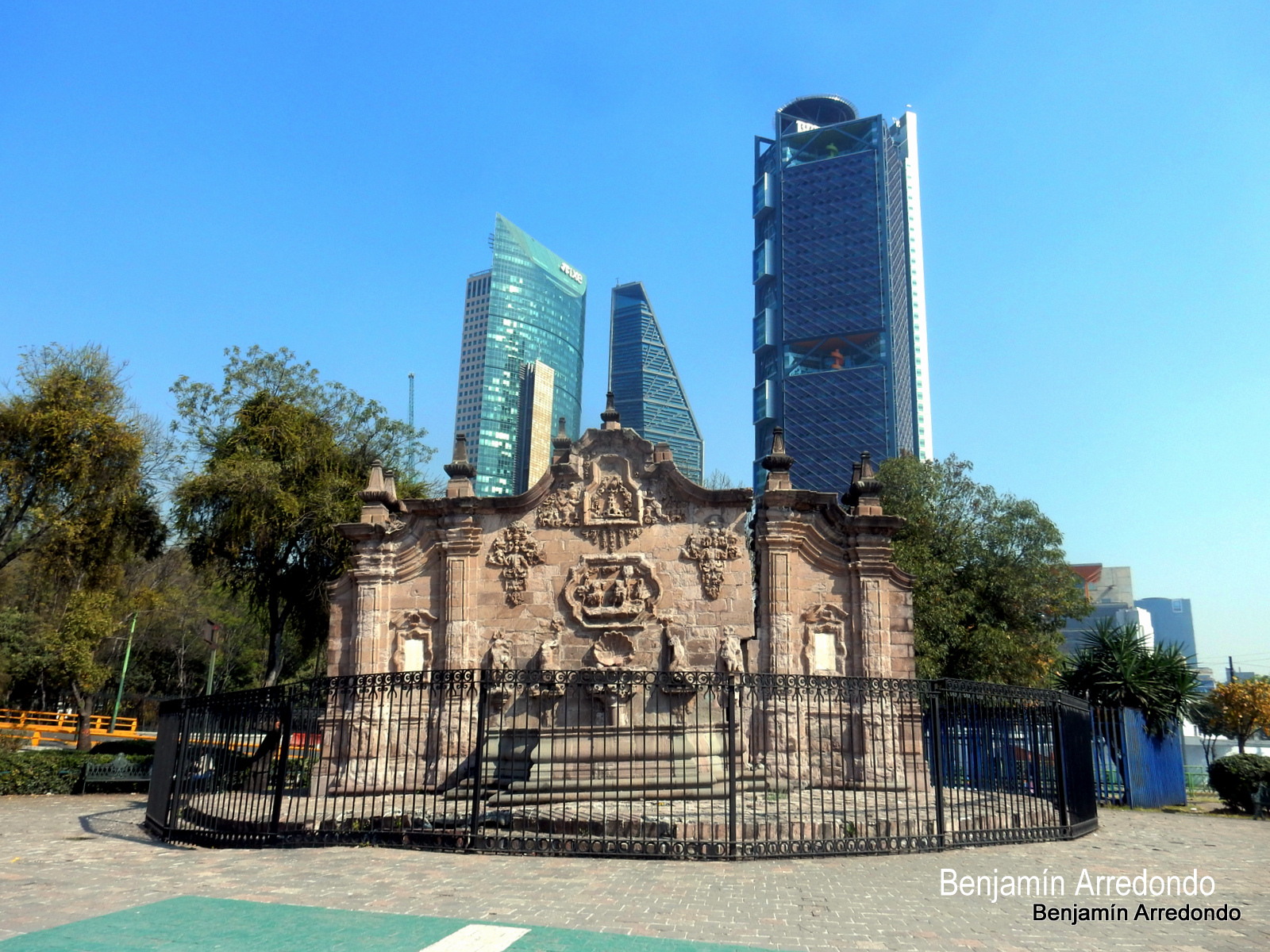 El Bable: Antes y ahora: La fuente del acueducto de San Miguel Chapultepec