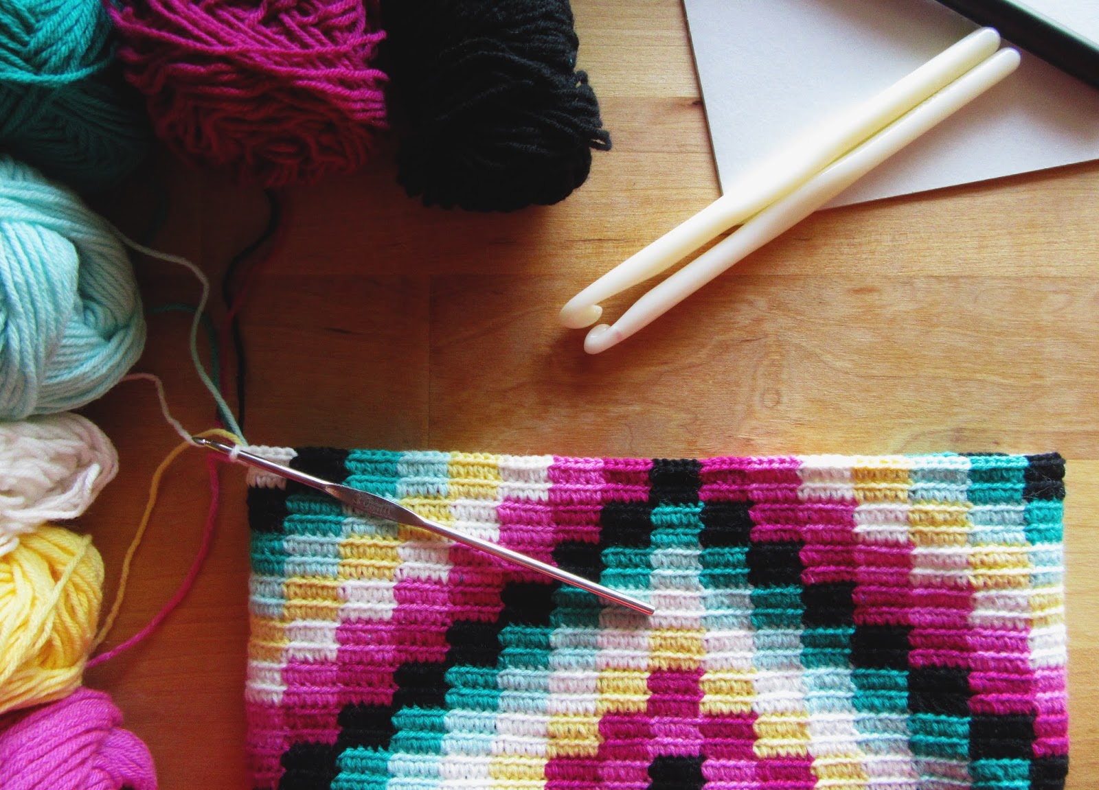 The story of a mulberry: Tapestry Granny Square - Crochet Pouch Pattern