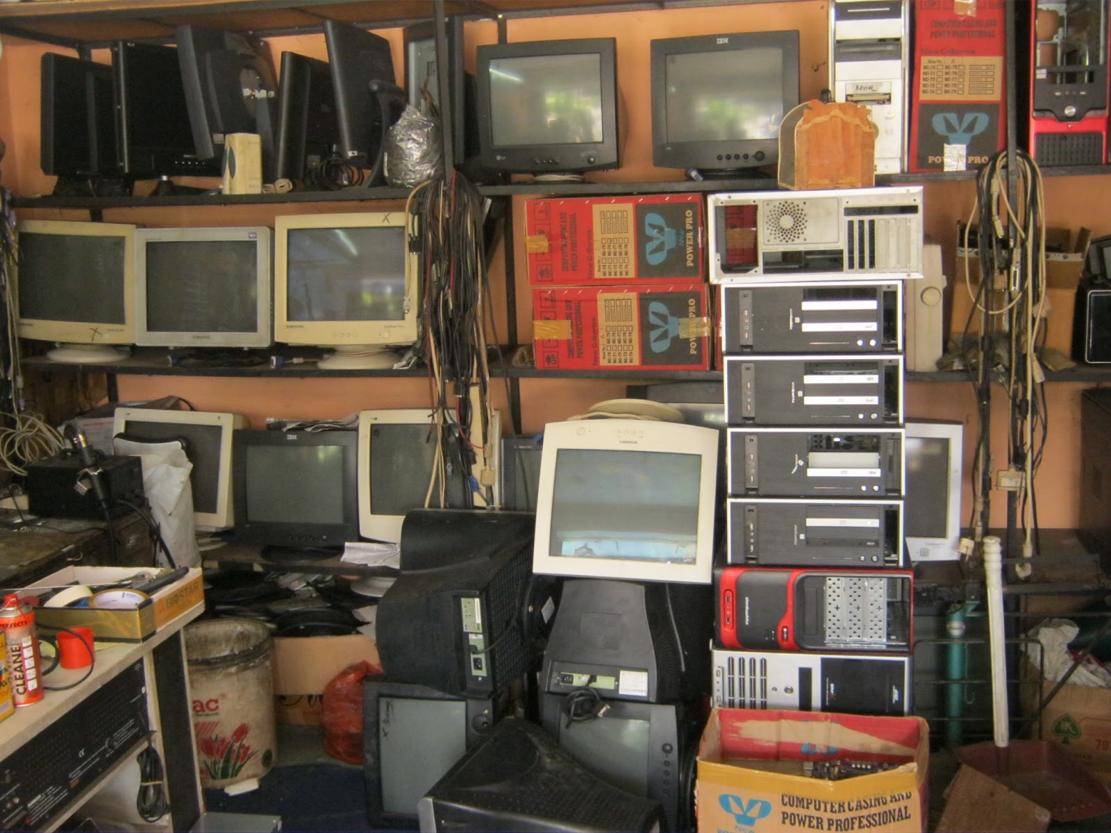 Arief Computer | Jual Beli Komputer Bekas | Jual Monitor LCD & CRT ...