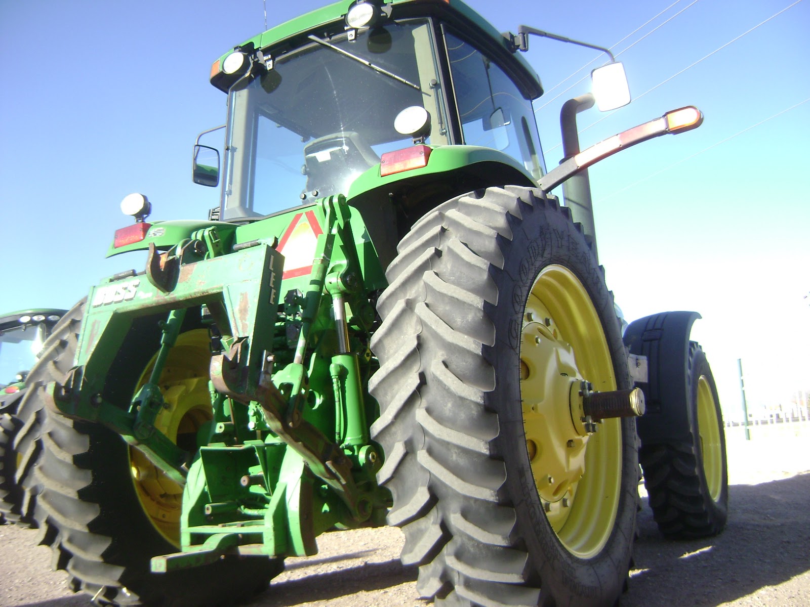 MAQUINARIA AGRICOLA INDUSTRIAL: Tractor John Deere 8120 4x4 $93,700 ...