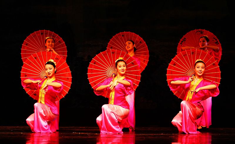 DANZAR: 8) UMBRELLA DANCE