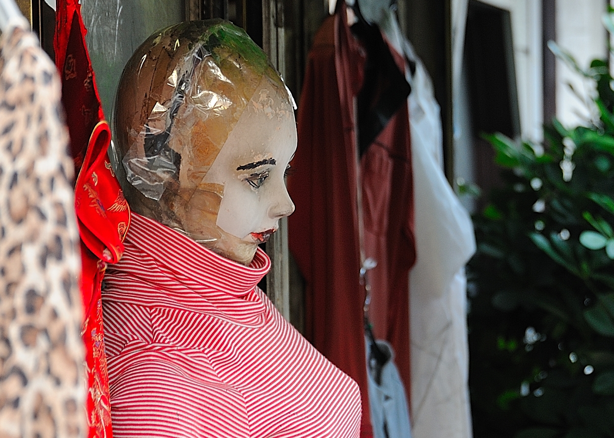 Visual Anthropology of Japan - 日本映像人類学: Scary Mannequin in My Neighborhood