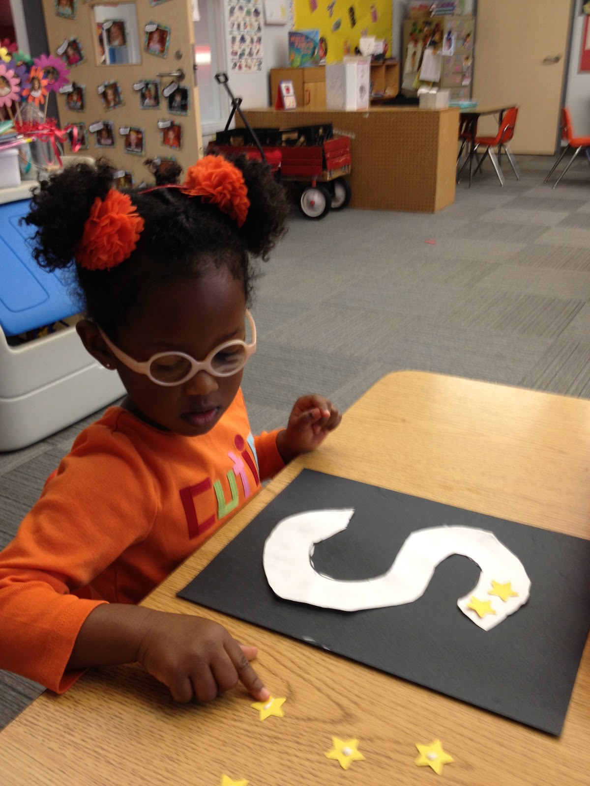 Ms. Parker & Ms. Shamaine's Prekindergarten Class: Letter S...stars
