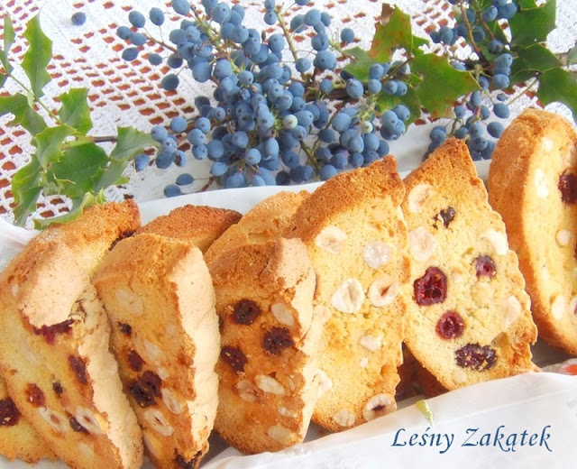 Leśny Zakątek: Sucharki zwykłe albo sucharki papieskie Lucyny ...