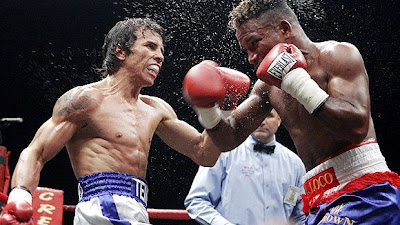 ESTO PASO: 2010: MURIÓ Edwin Valero, boxeador venezolano (n. 1981).