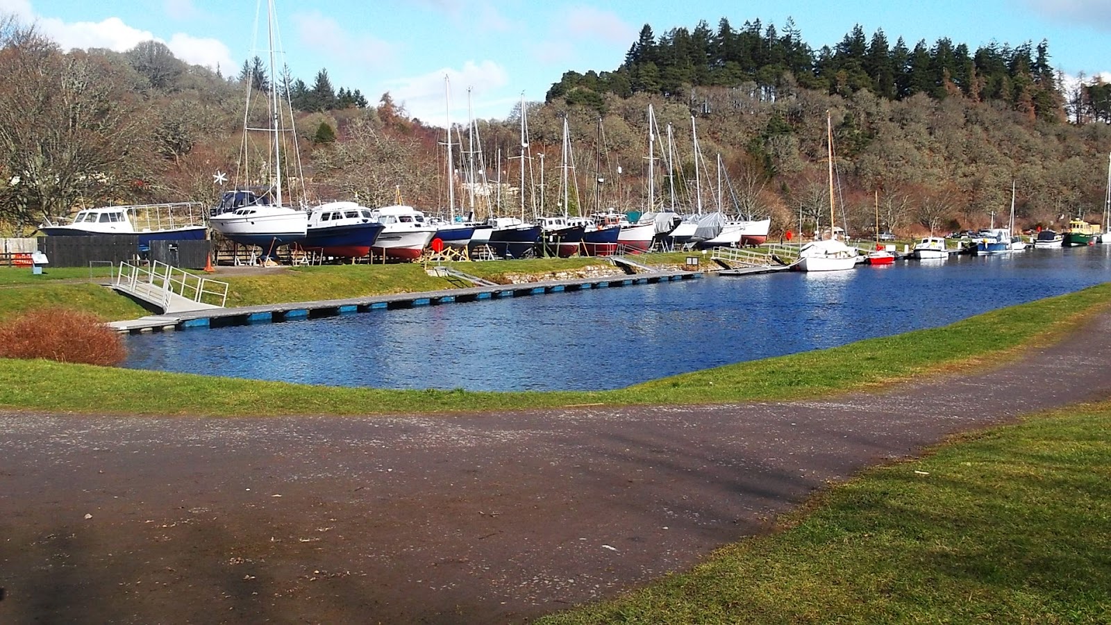 Walk Cycle Caledonian Canal: Tomnahurich Bridge to Dochgarroch Lock