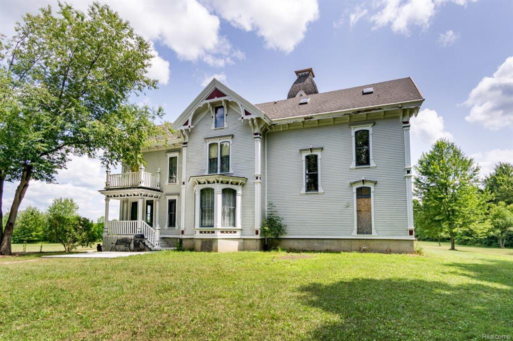 Sweet House Dreams: 1865 Queen Anne Victorian in Mayfield, Michigan