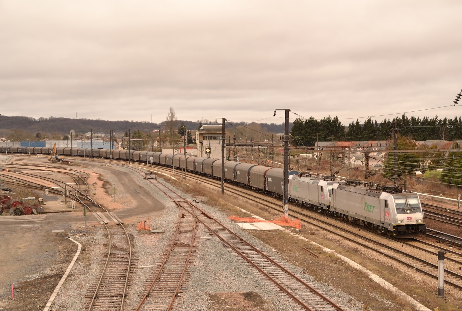 LA PASSION DU TRAIN: à Creil, en Février avec Tarek , 1 ére Partie