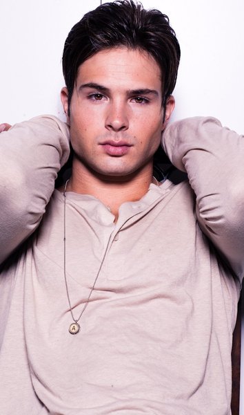 Para Nossa Alegria: Cody Longo