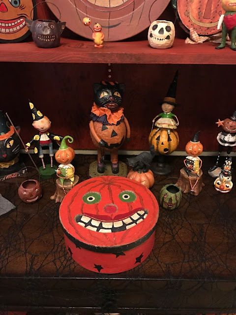 How'd You Do That?: HALLOWEEN DISPLAY CABINET, RUSTIC