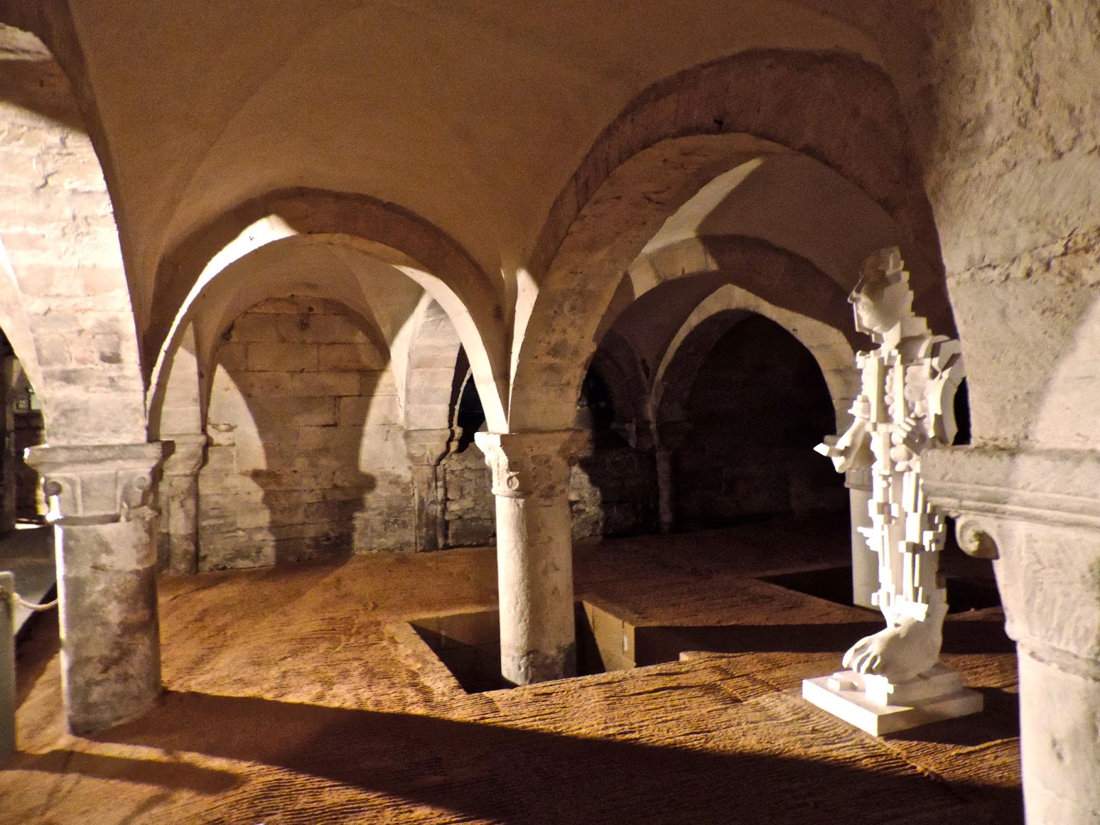 Of Golden Roses: Into the Crypt | Gloucester Cathedral