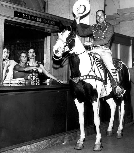 Los Angeles Morgue Files: Cowboy Stuntman Montie Montana 1998 Oakwood ...