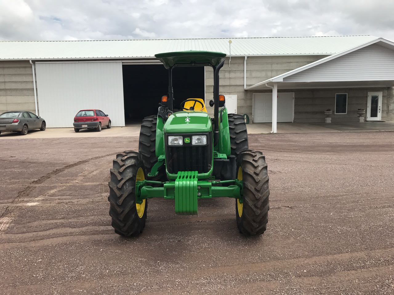 MAQUINARIA AGRICOLA INDUSTRIAL: Tractor John Deere 5105M.... $24,200Dlls.