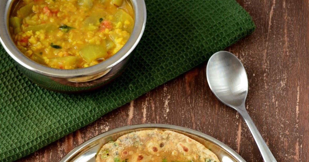 Spring Onion Roti ~ Hare pyaaz ki Roti ~ Indian wheat and spring onion ...