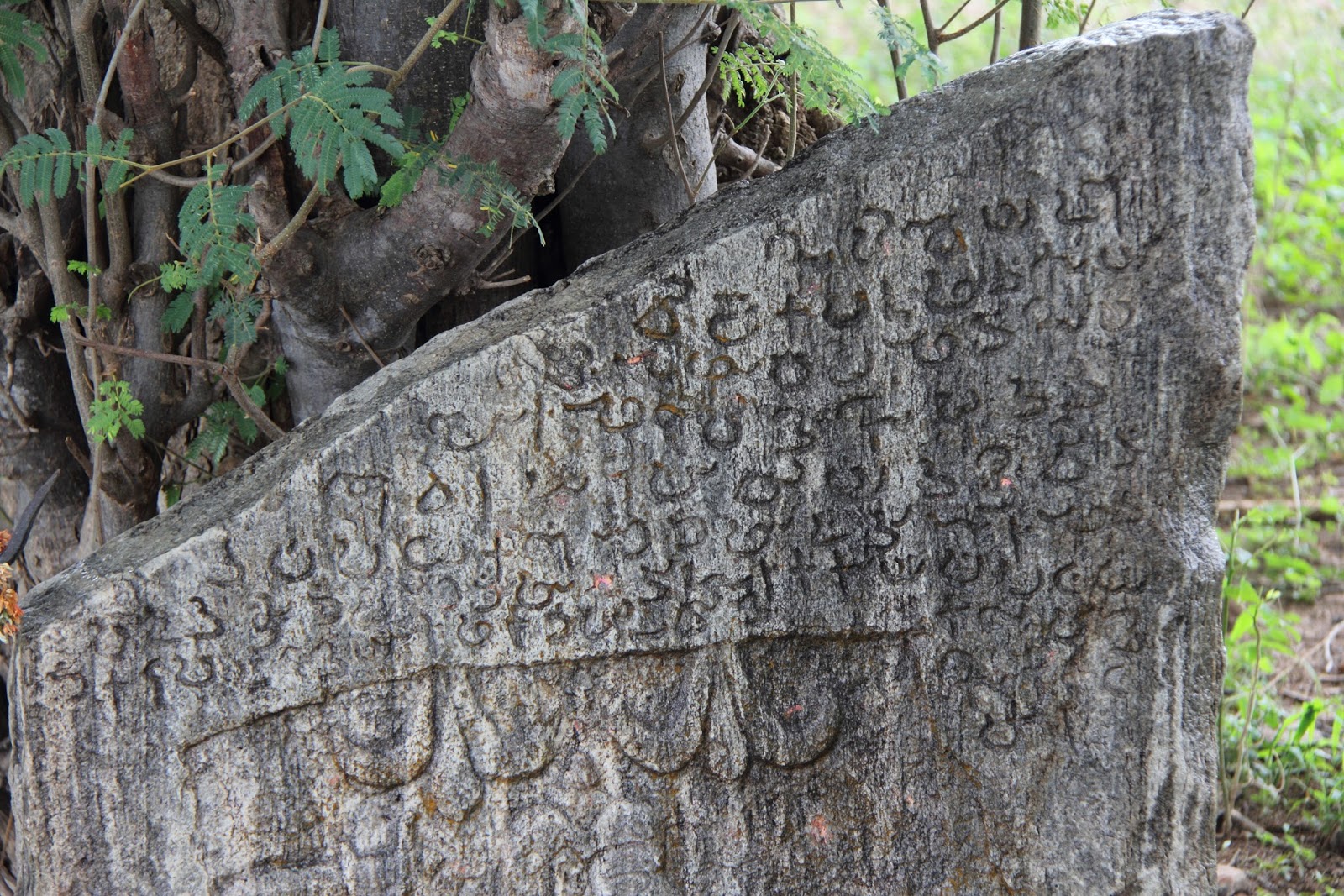 Tamilnadu Tourism: Hero Stones (Nadukal), Devikapuram