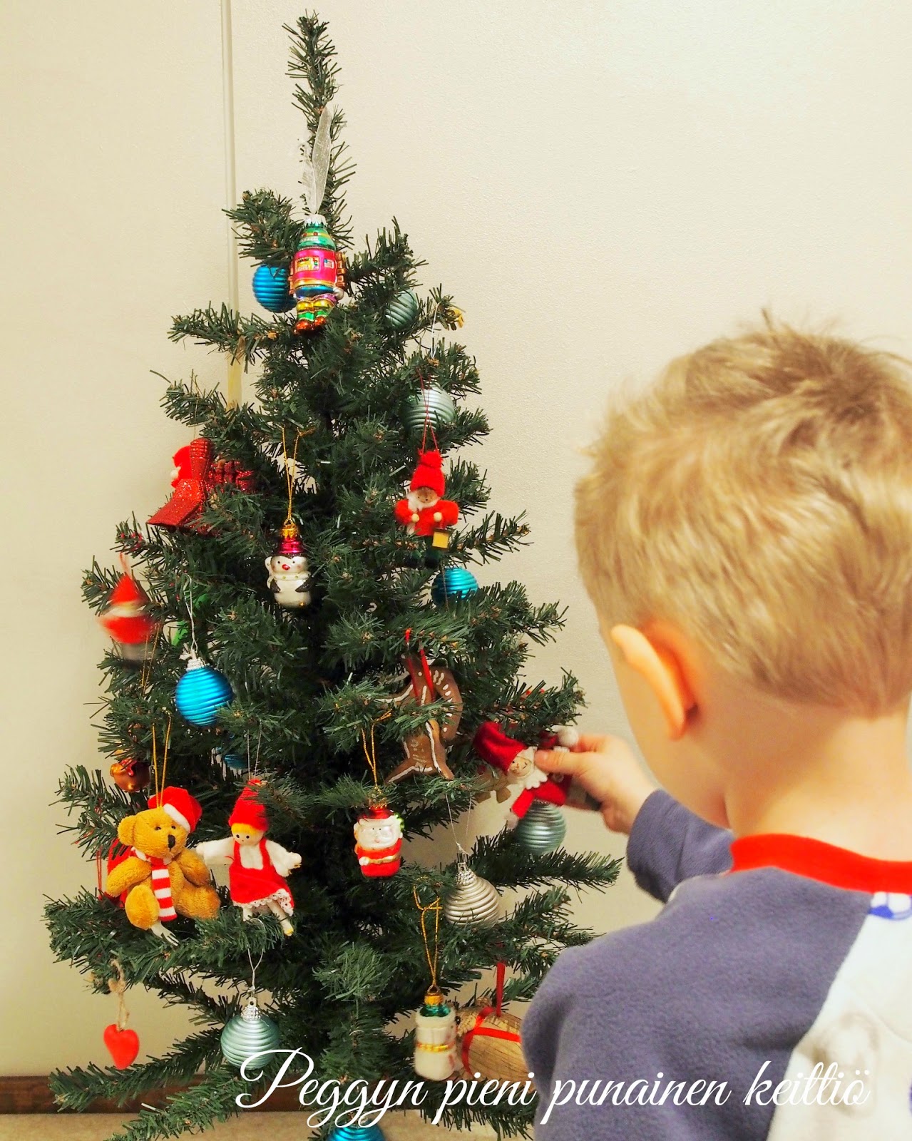 Piparkakkutaloja, perinteitä ja joulutunnelmaa — Peggyn pieni punainen ...