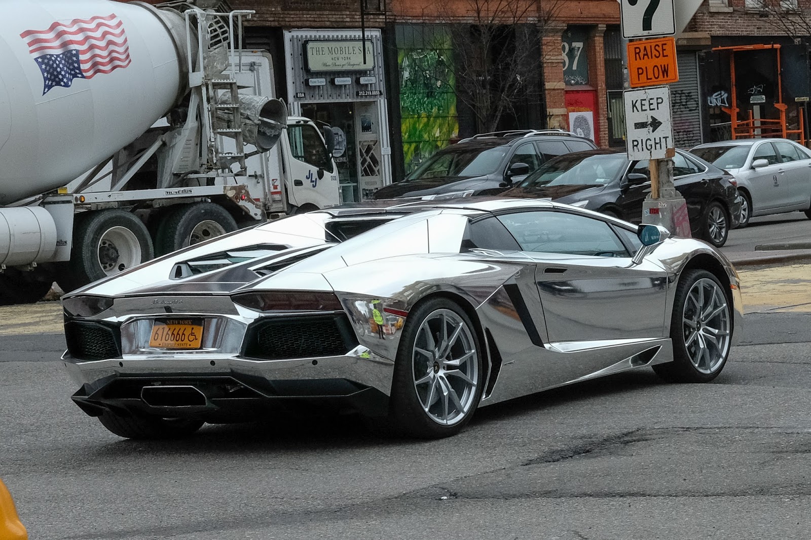 EV Grieve: Today in Lambo sightings on East Houston